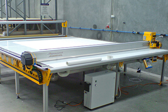 Modular vacuum bed cutting tables